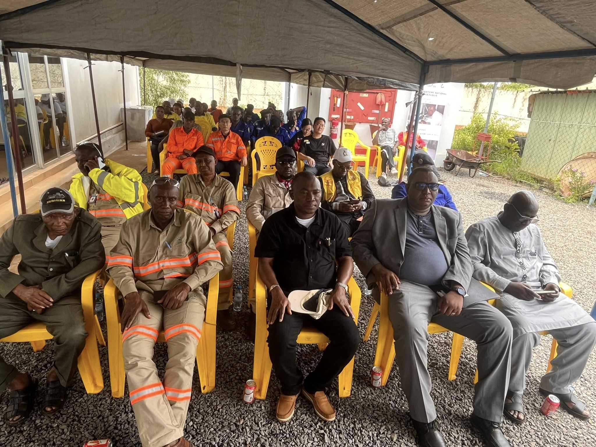 Guinée-Mines : Qualité des minerais, le Laboratoire de camp balanta à ...